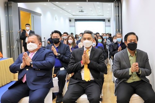 บรท จัดพิธีทำบุญบริษัทเนื่องในวันคล้ายวันก่อตั้ง 3 ปี ณ สำนักงานใหญ่ บ